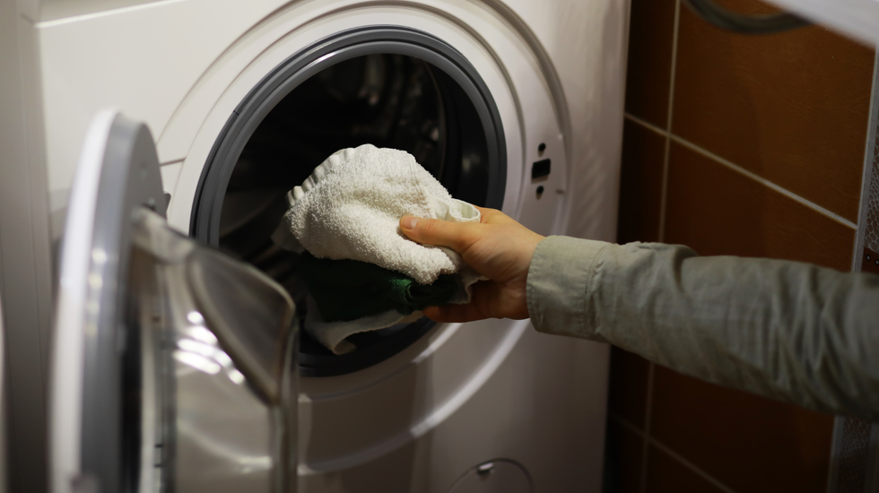 How Much Is A Laundry Load? Sizes And Overloading Tips – Blue Water